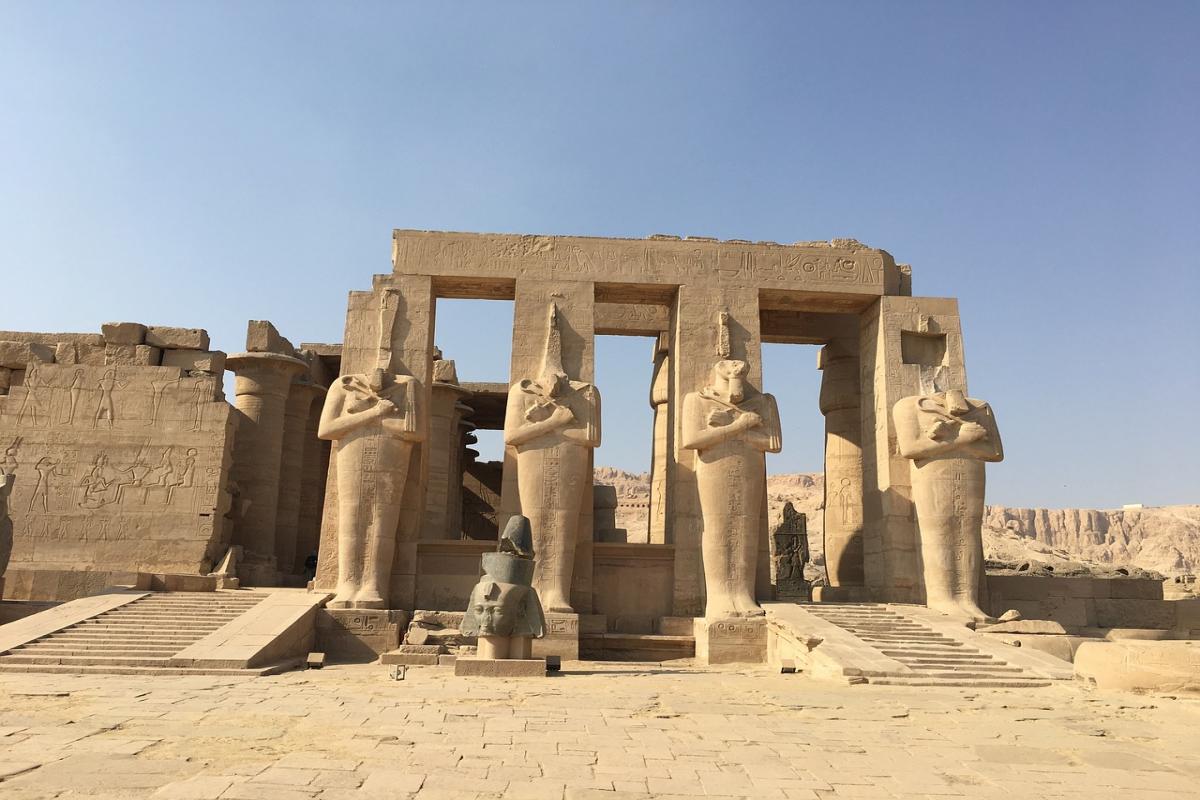 De evolutie van de Egyptische beeldhouwkunst